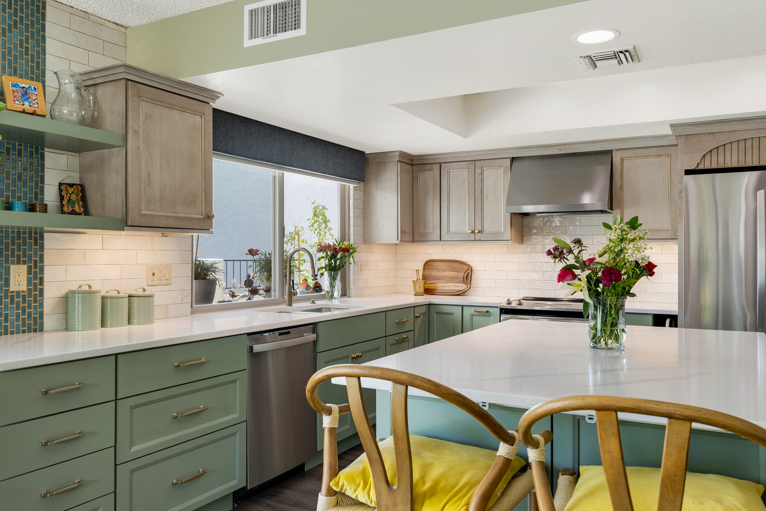 Got a Small Kitchen? Steal These Design Ideas! - Southwest Kitchen